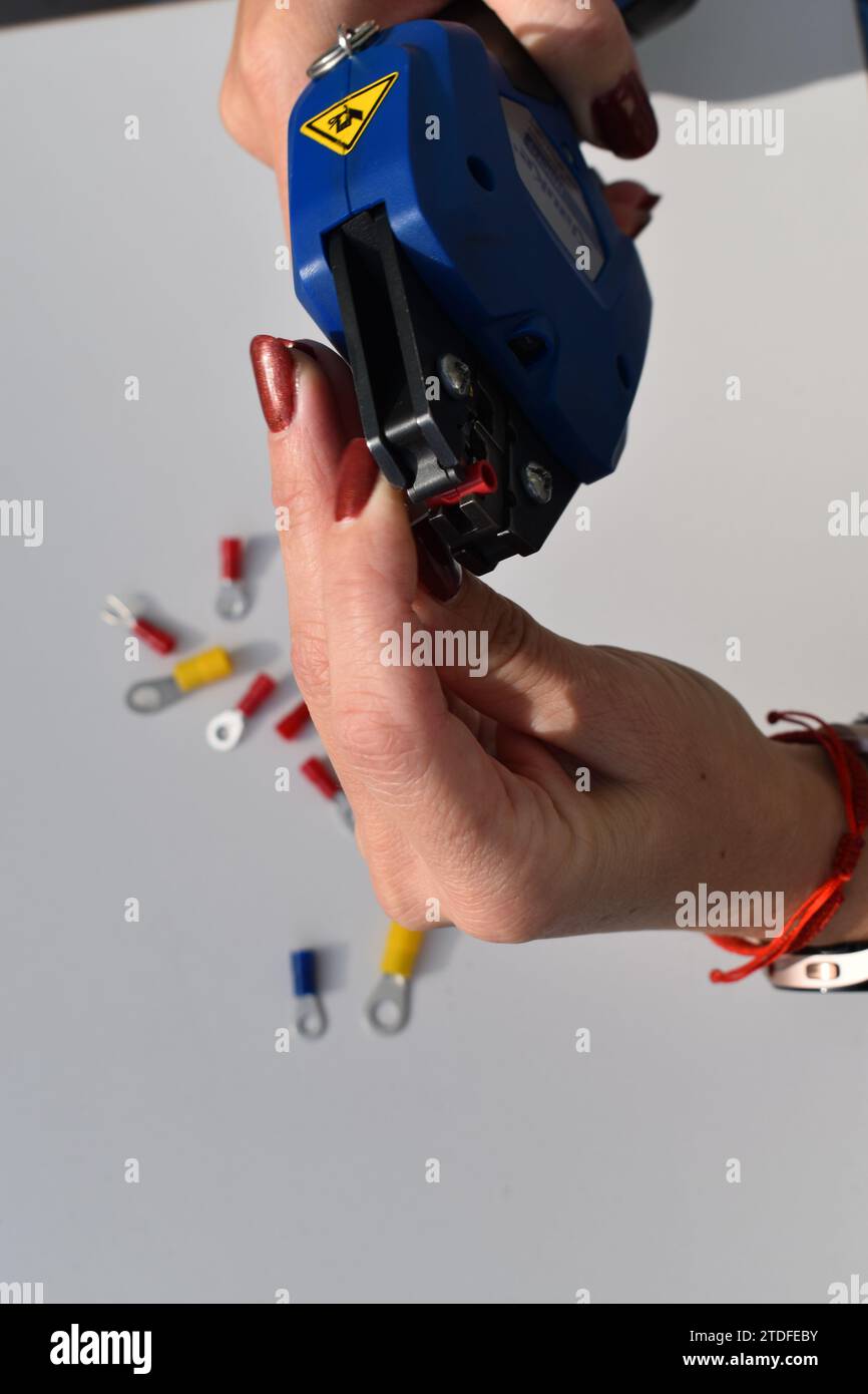 Ring crimp terminal connectors hi-res stock photography and images - Alamy
