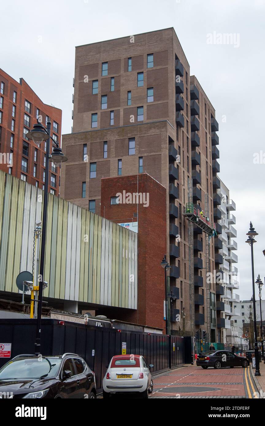 Maidenhead, UK. 15th December, 2023. Homes under construction in ...