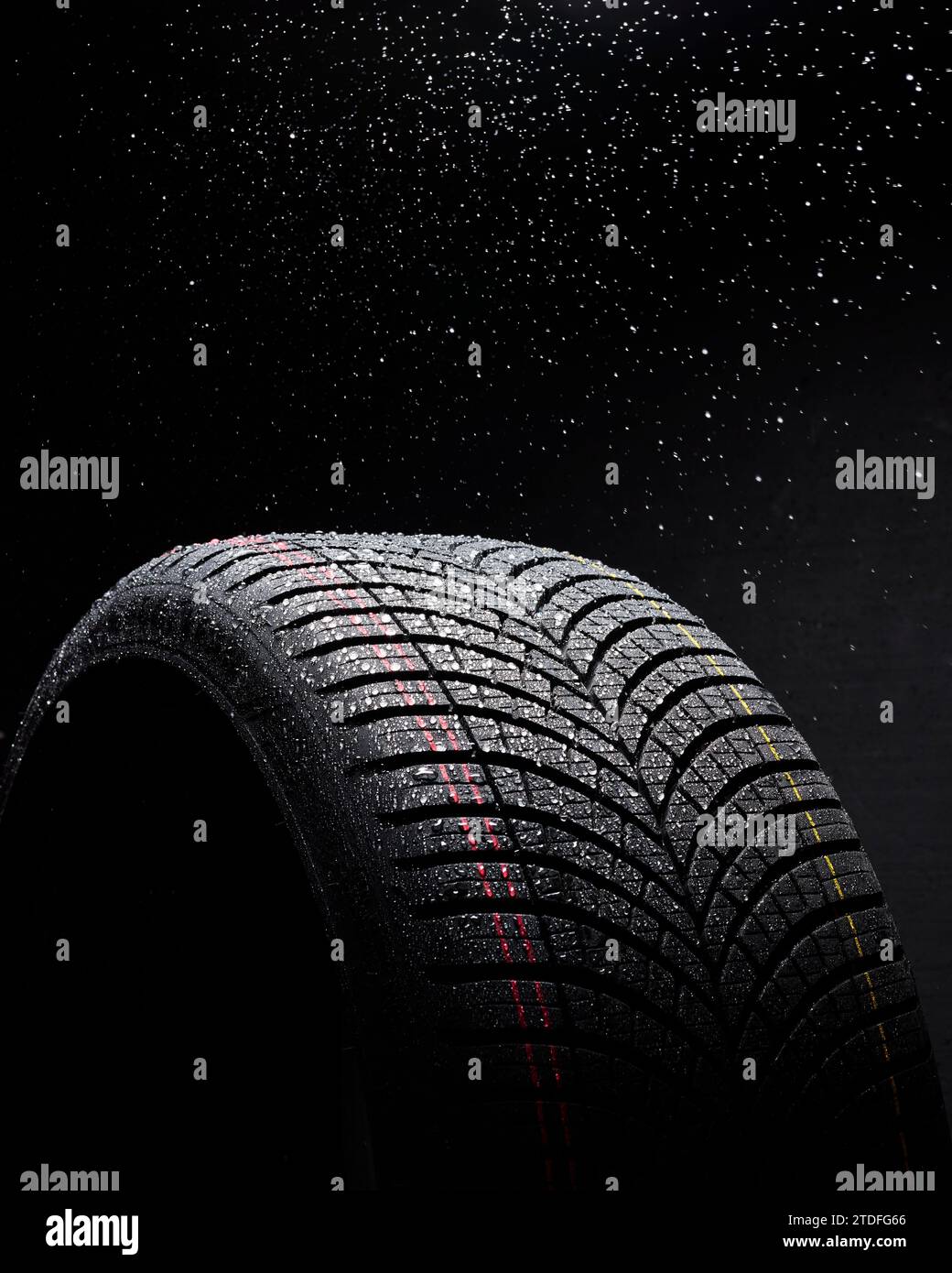 Black wheels and tyres hi-res stock photography and images - Alamy