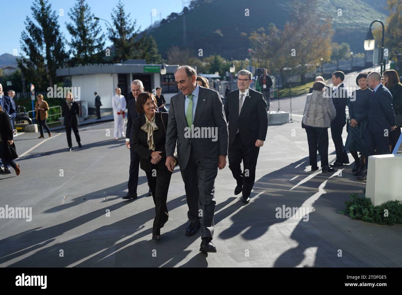 Berroeta's widow and Iberdrola's Chairman, Ignacio Galán (r), on their ...
