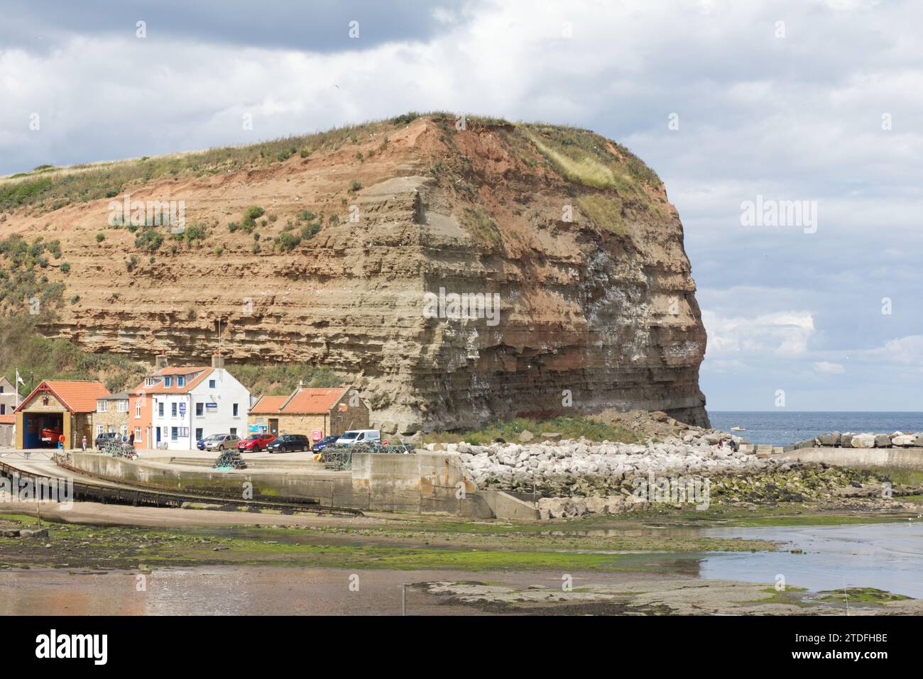 Staithes lifeboat hi-res stock photography and images - Alamy