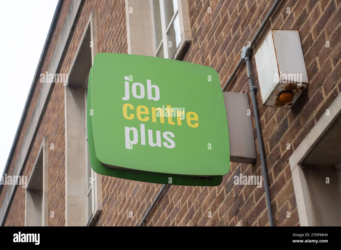 Maidenhead, UK. 15th December, 2023. A Job Centre Plus in Maidenhead ...