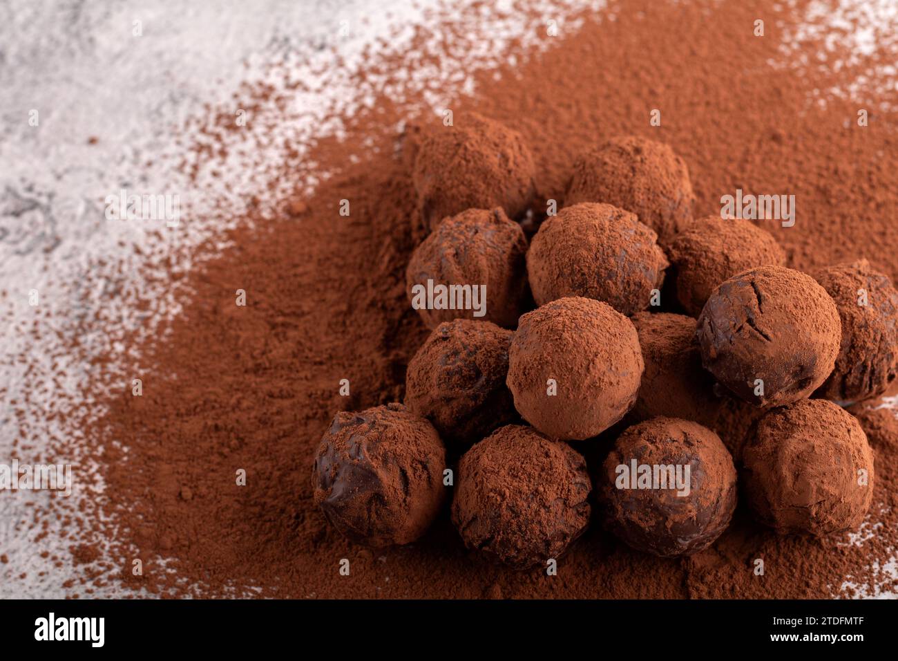 photo truffle chocolate, cocoa powder, candy, sweet, ball, homemade, food, dessert, bonbon ...
