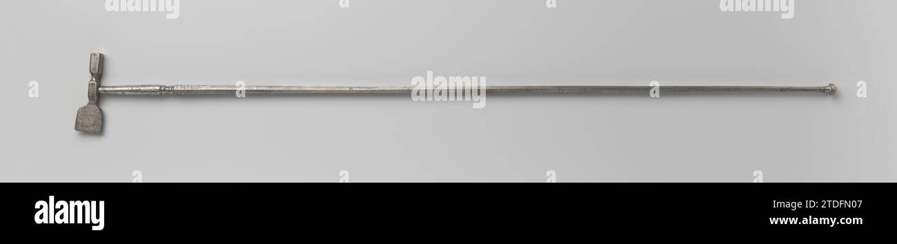 Jachtharmer, 1700 - 1800 An iron hunting hammer. The hexagonal handle ...