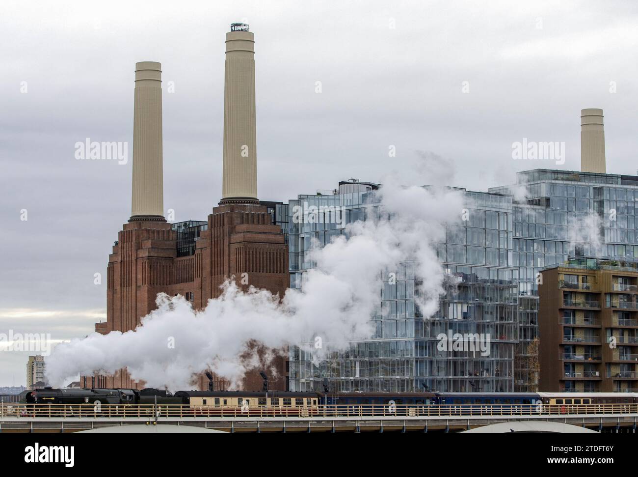 © Jeff Moore The Santa Steam Express train passes the iconic Battersea ...