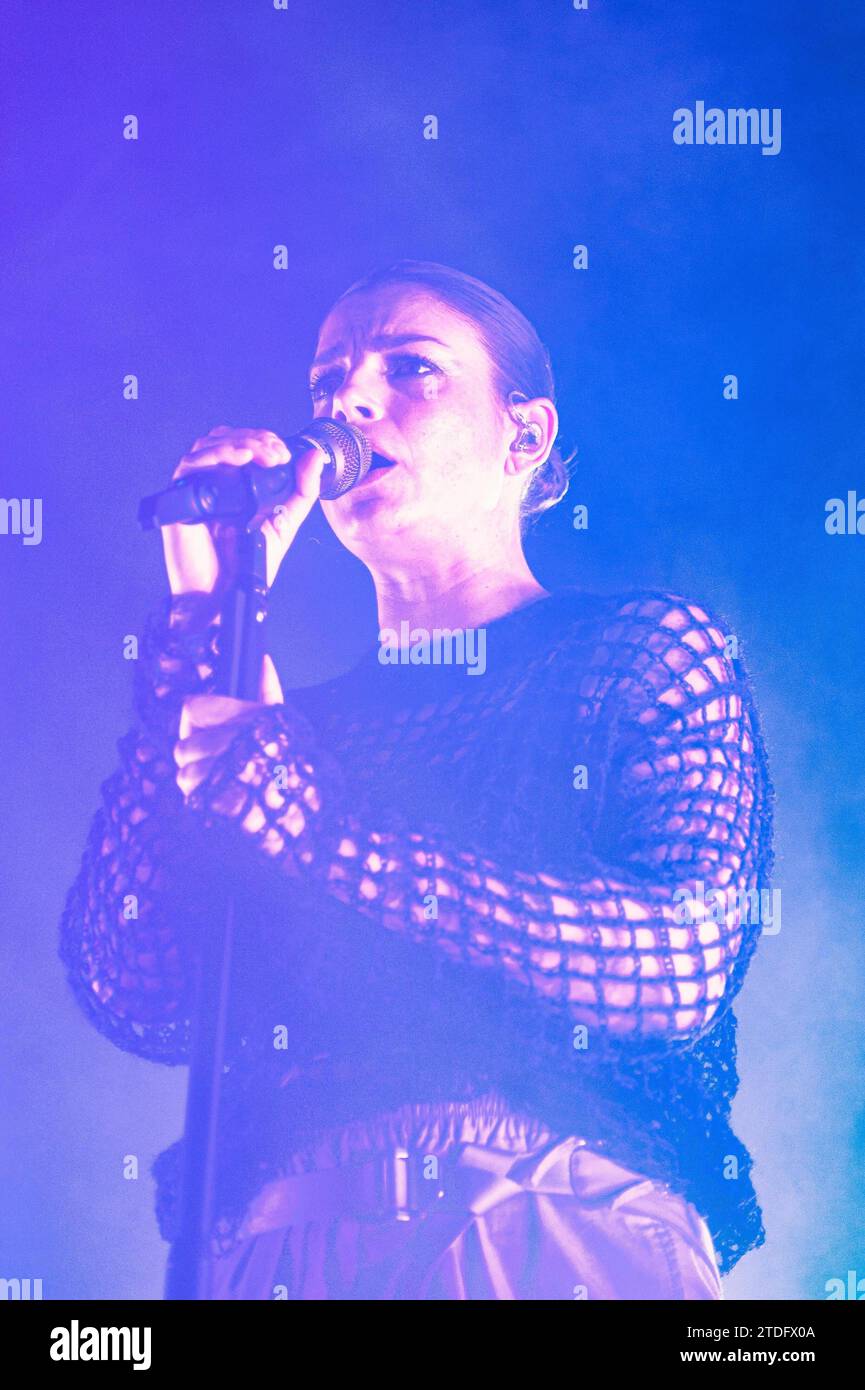 Italian singer Music Concert - Emma Marrone - Souvenir In da Club Emma ...