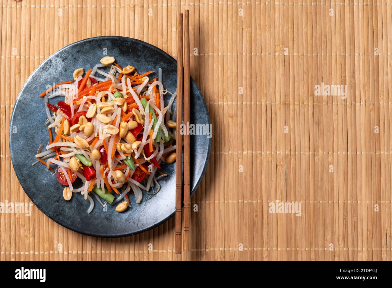 Som tam thai ingredients hi-res stock photography and images - Alamy