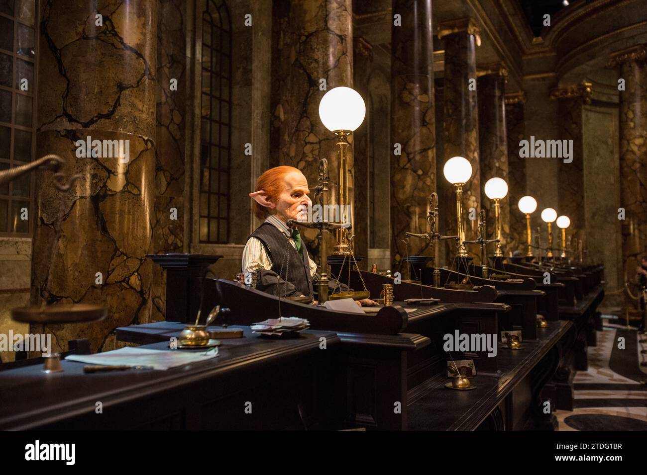 Harry potter dragon alley movie hi-res stock photography and images - Alamy
