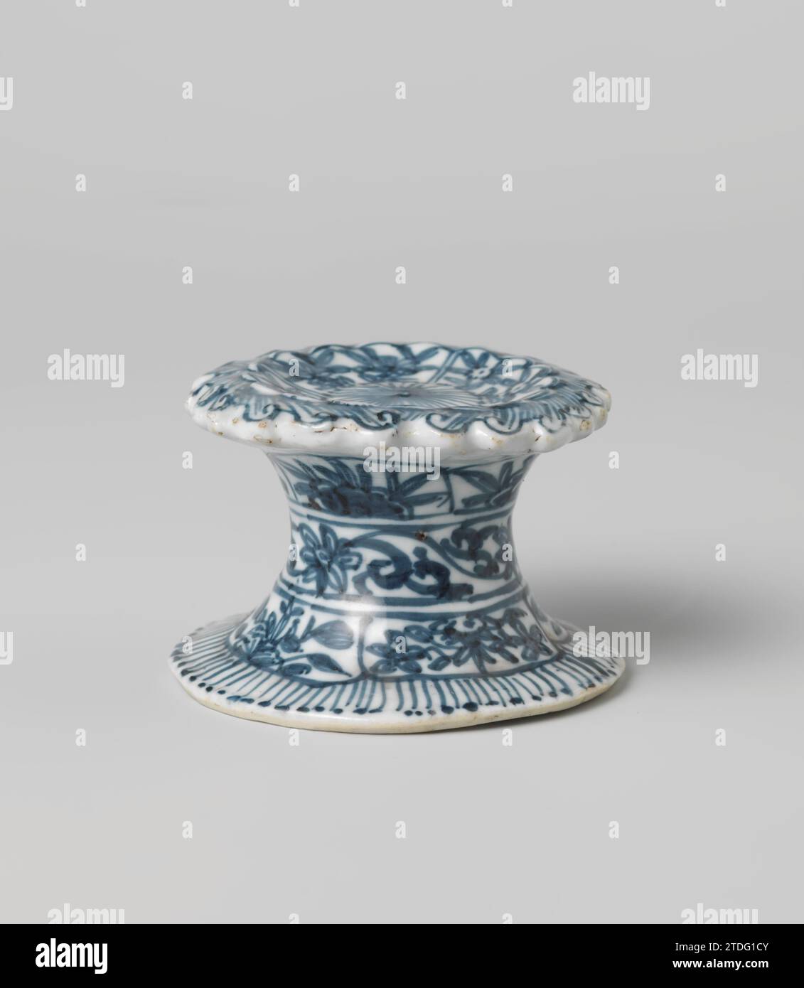 Round salt vessel hi-res stock photography and images - Alamy