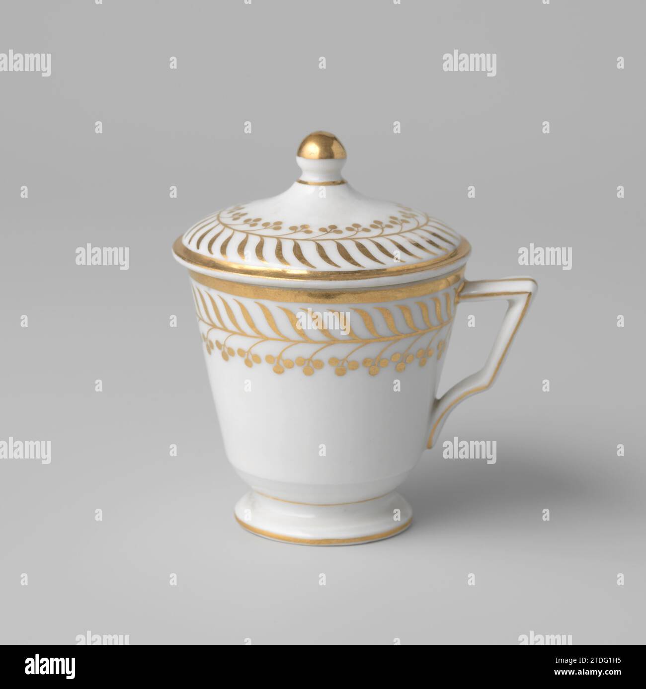 Covered cup (pot de crème) with stylized floral scrolls, anonymous, c ...