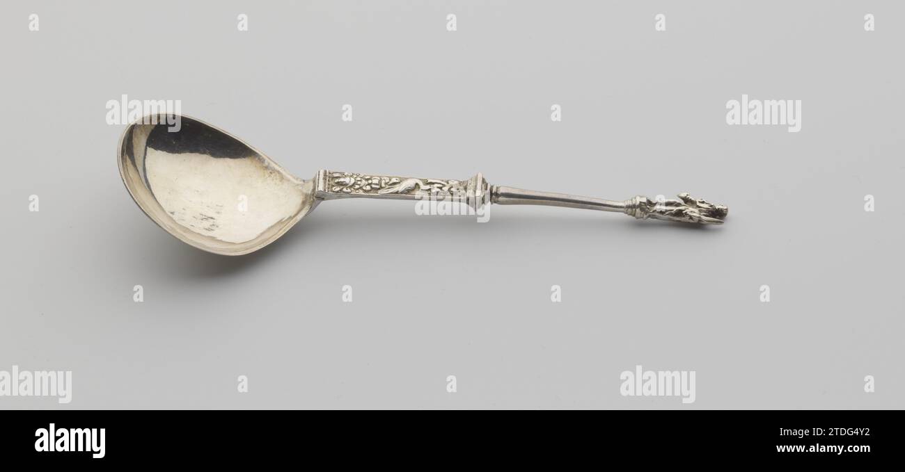 Lepel, anonymous, 1629 Silver spoon with stem crowned by an apostle ...