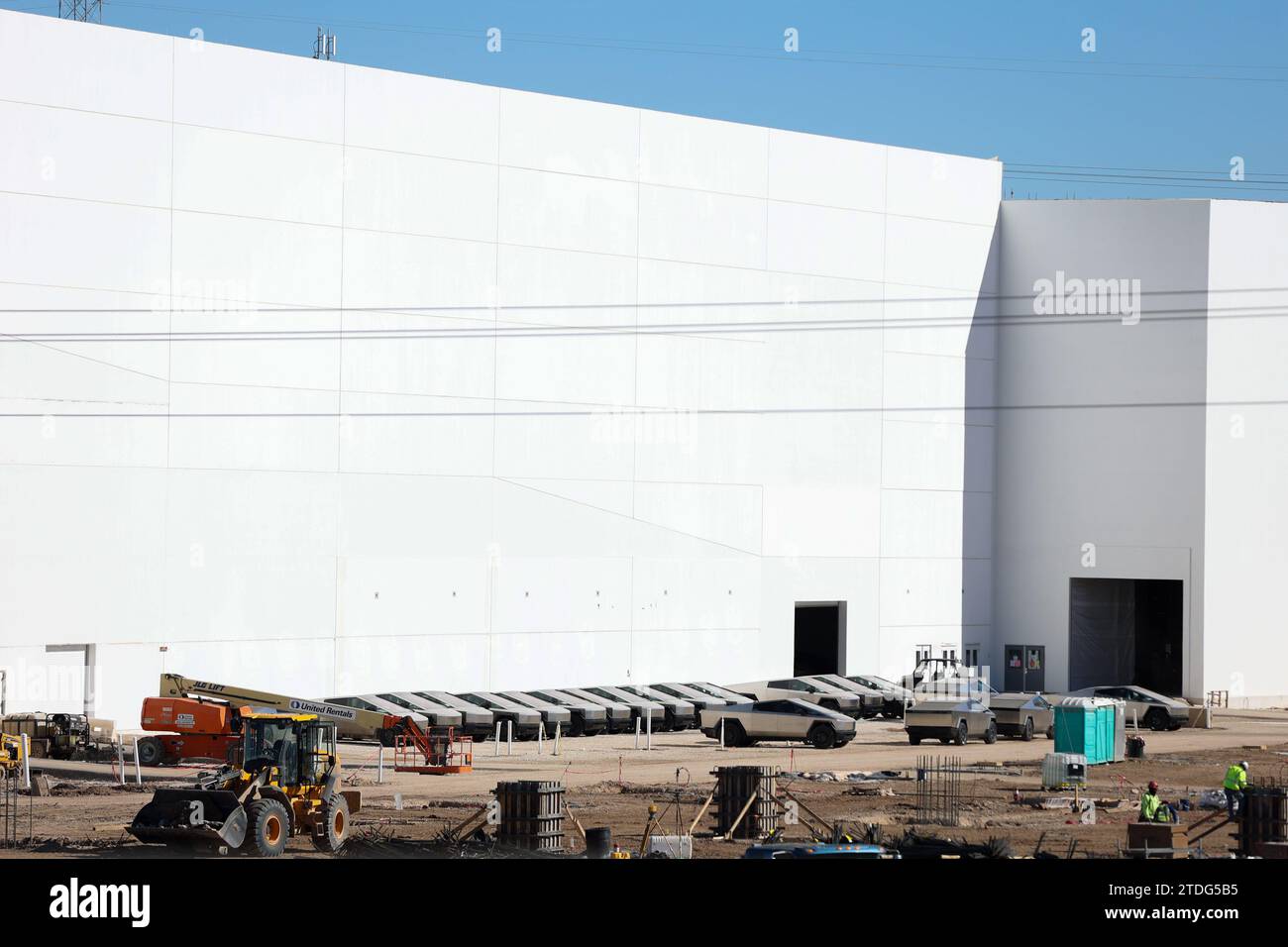 Tesla gigafactory construction hi-res stock photography and images - Alamy