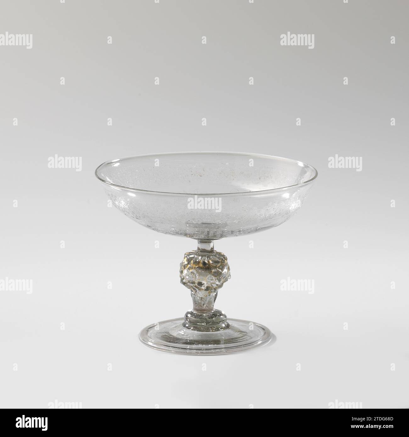 Tazza, anonymous, c. 1600 Flat base with turned around and pontil brand ...