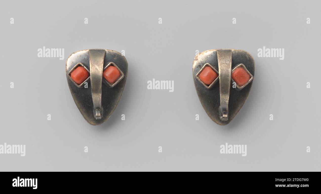 Pair of silver -colored metal and coral -colored paste, anonymous, c ...