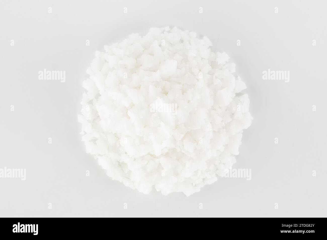 white Sea Salt piled in circle shape isolated on white background Stock ...