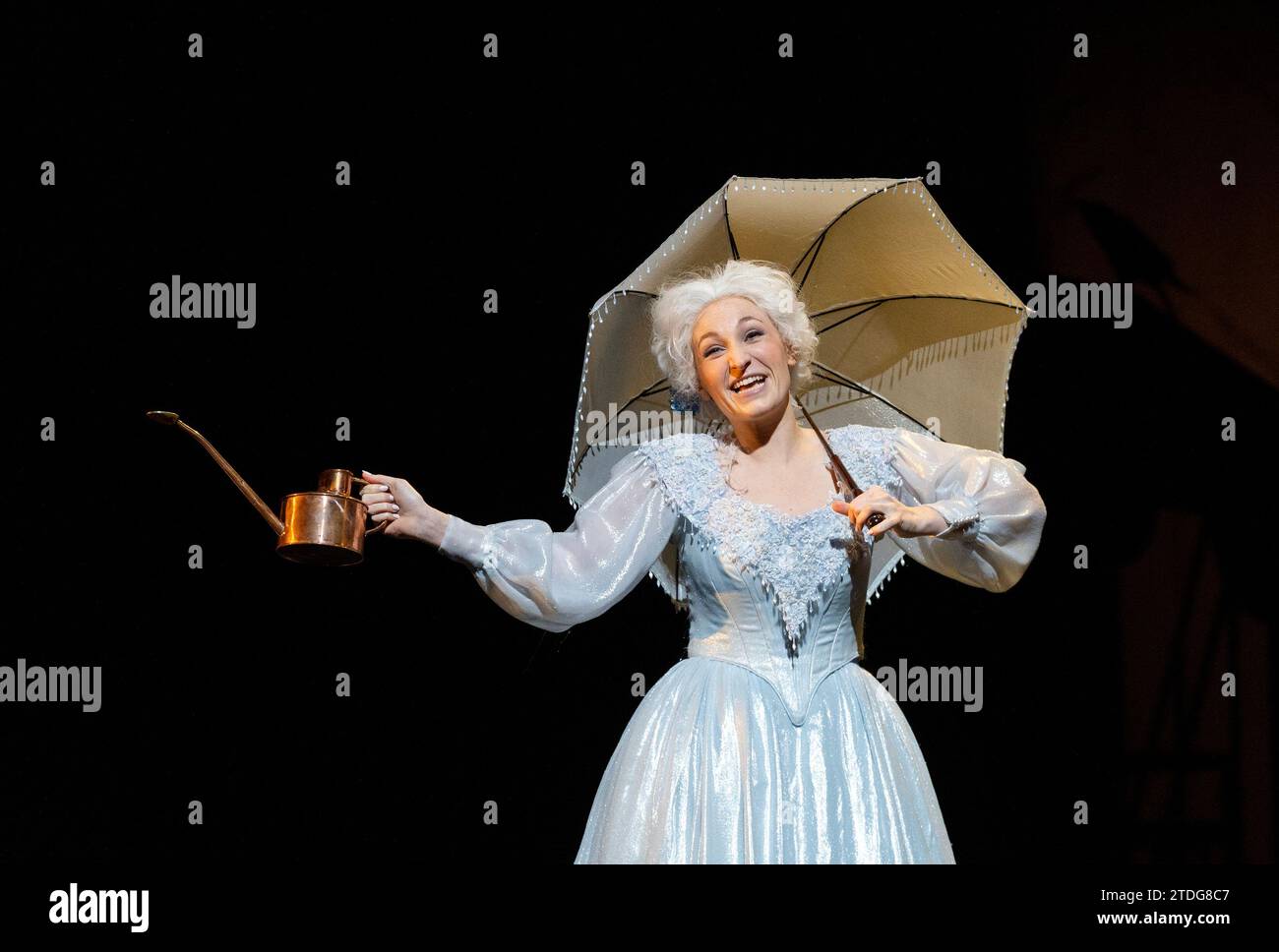 Sarah dufresne hi-res stock photography and images - Alamy