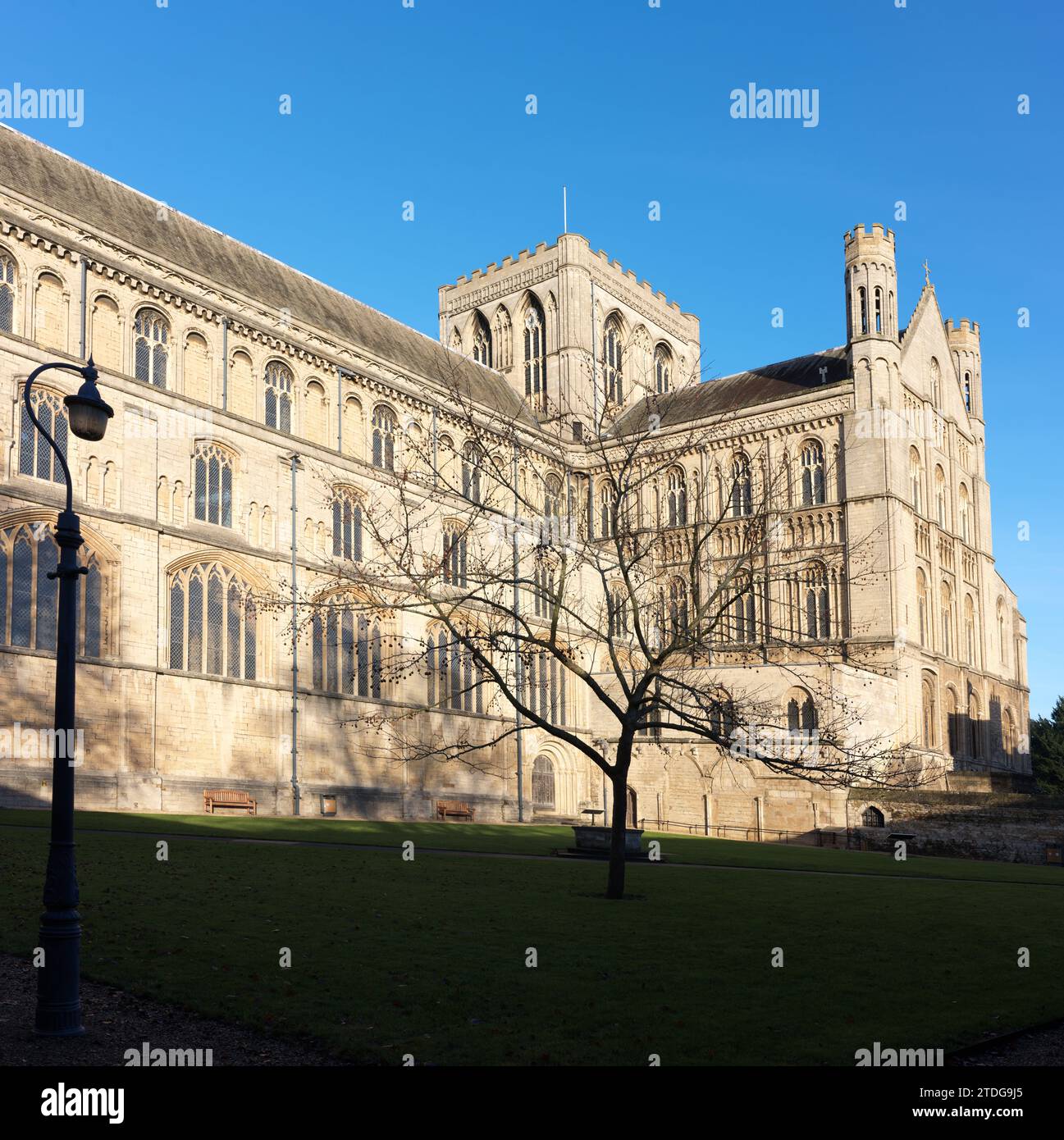 Norman romanesque architecture hi-res stock photography and images - Alamy