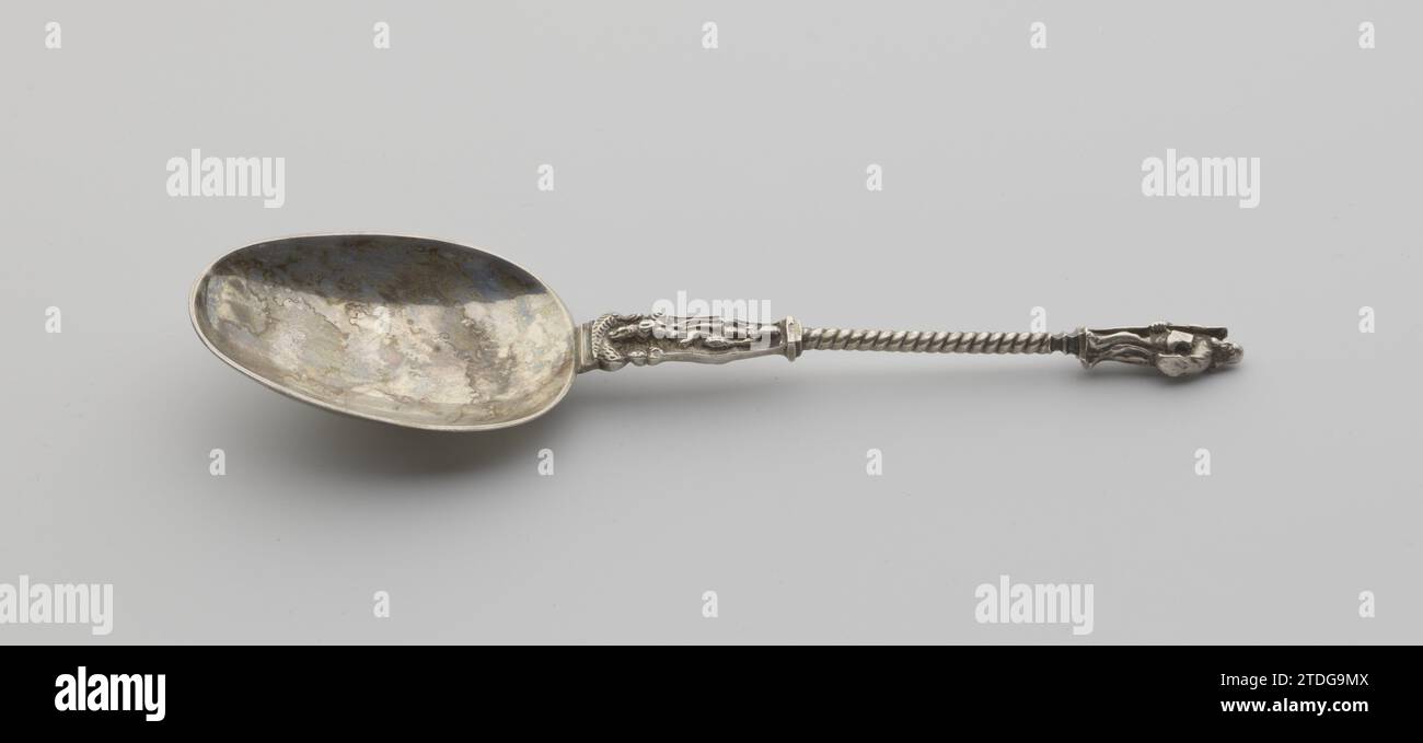 Spoon with apostle as a crown, anonymous, c. 1600 - c. 1699 Spoon with ...