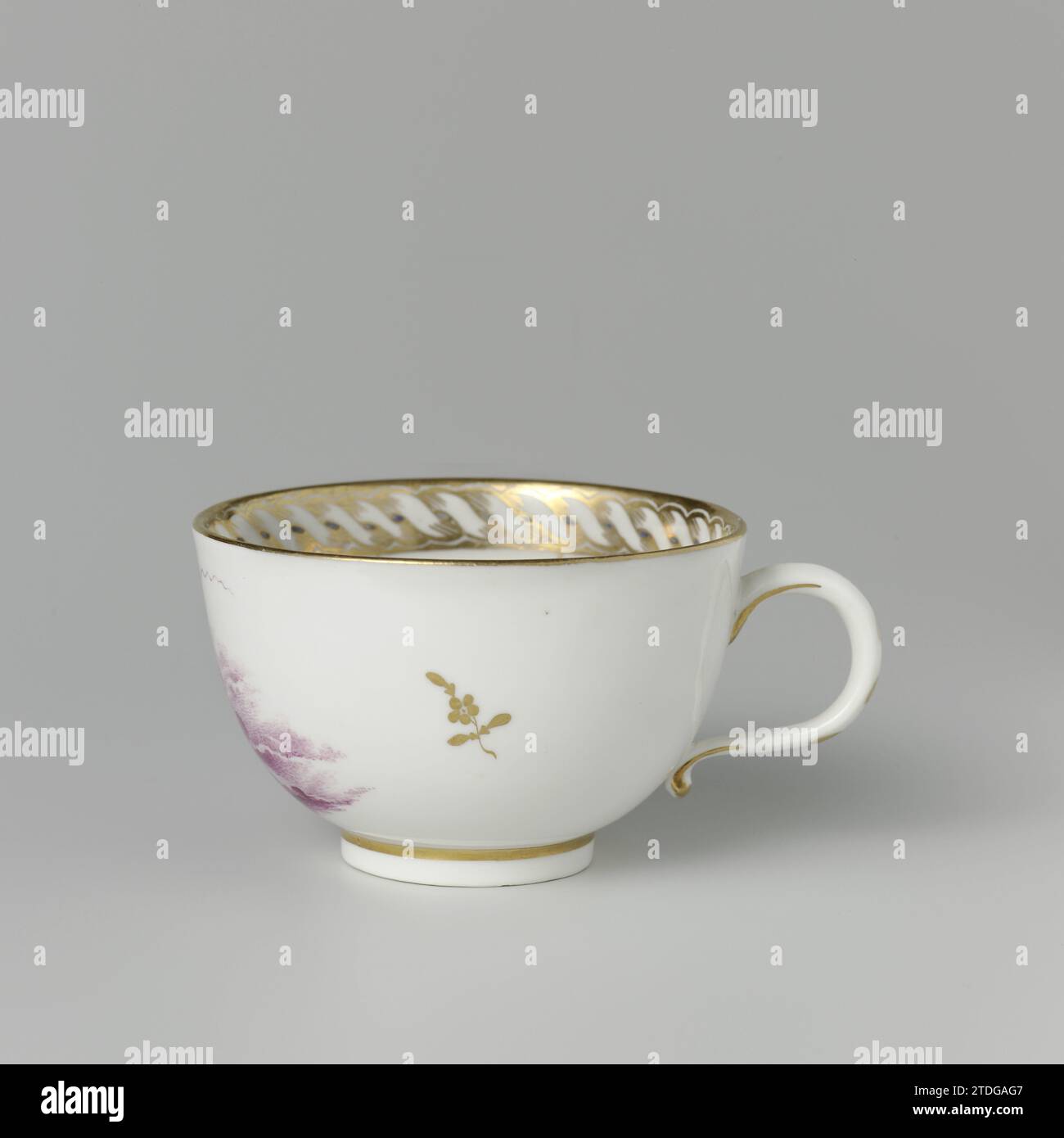 Cup with a putto on clouds, Ansbach, 1785 Porcelain head (tea head ...
