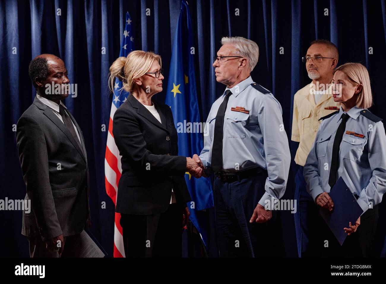 Politicians shaking hands in agreement hi-res stock photography and ...