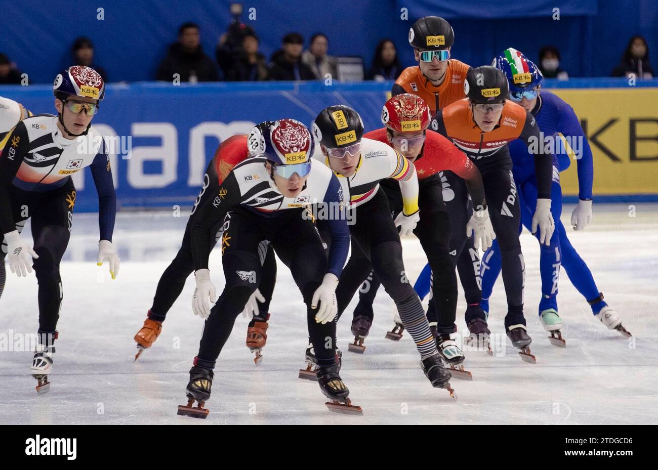 Seoul, South Korea. 17th Dec, 2023. From top, Skaters of China, the ...