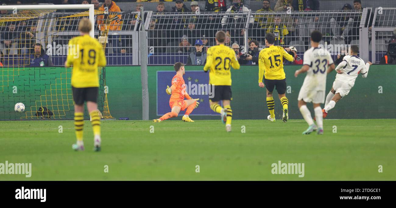 Dortmund, Deutschland. 13th Dec, 2023. firo: 13.12.2023 Football ...