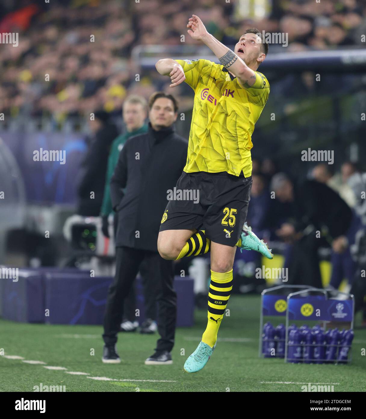 Dortmund, Deutschland. 13th Dec, 2023. firo: 13.12.2023 Football ...