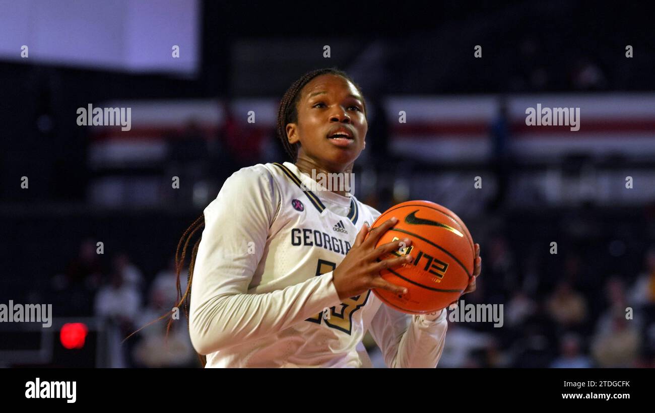 Georgia Tech Yellow Jackets forward Kayla Blackshear (13) goes up for a ...