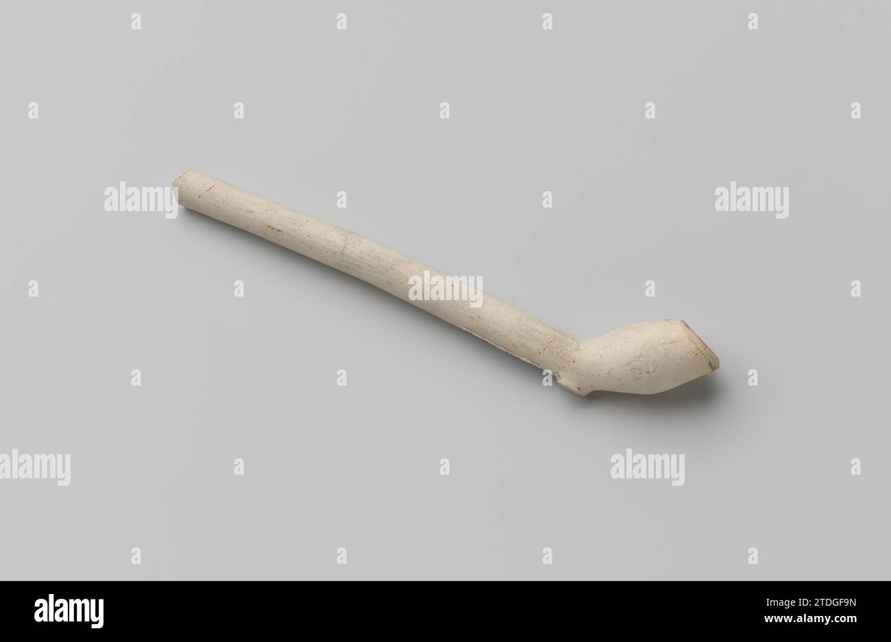 Mached tobacco pipe of pipe earth, damaged, anonymous, 1500 - 1799 pipe ...