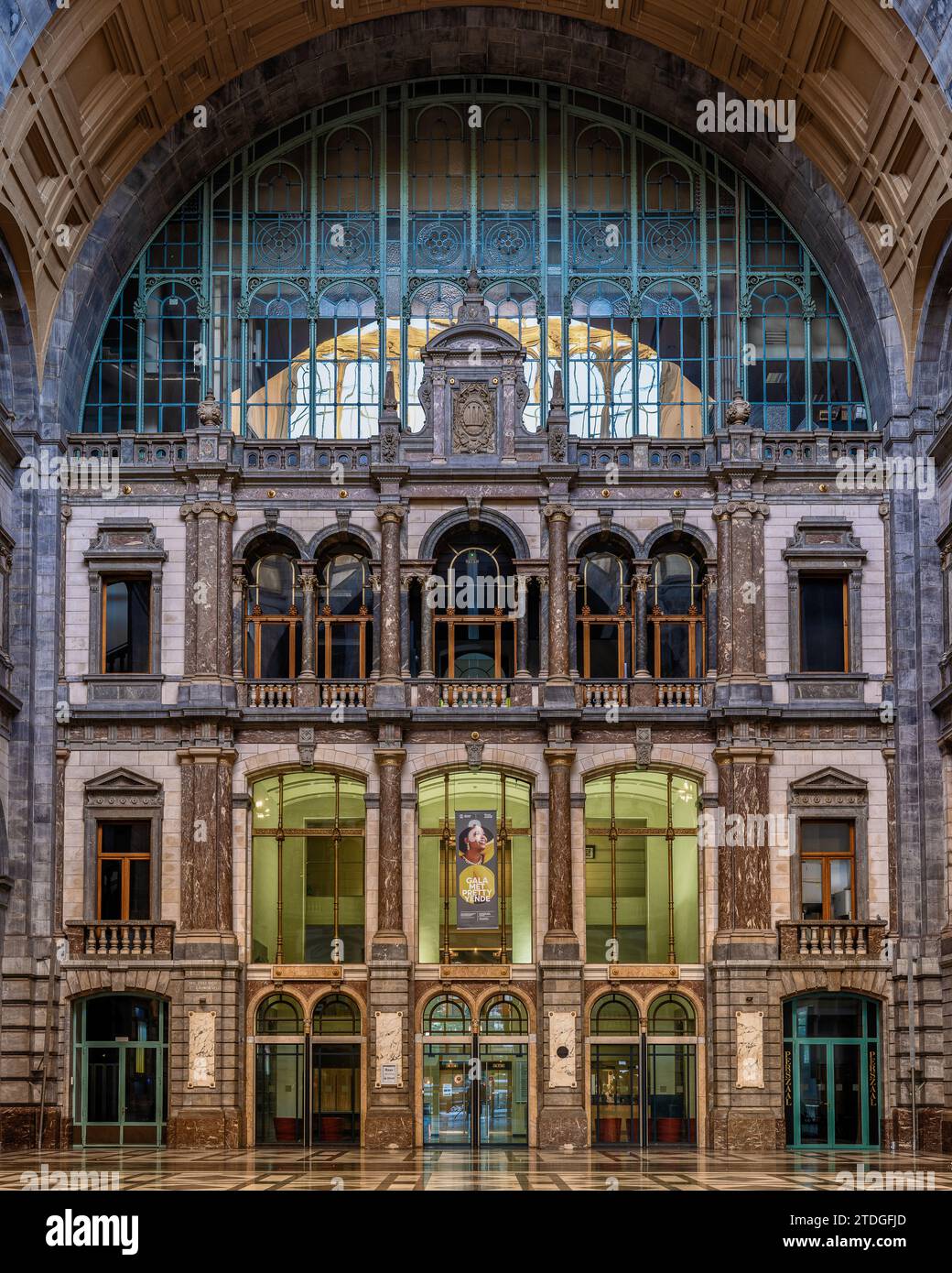 Antwerpen-Centraal railway station Stock Photo - Alamy
