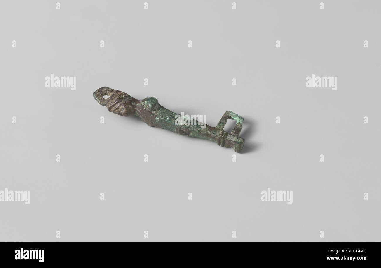 Key, c. 1400 - c. 1950 Key whose handle proposes a Roman warrior. The ...