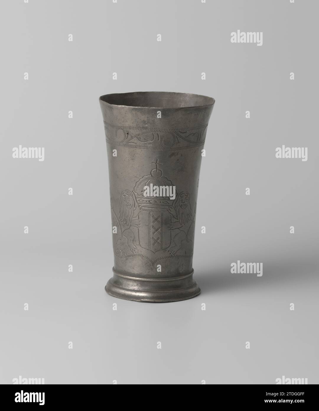 Tin cup with the weapon of Amsterdam, c. 1664 - c. 1699 Tin cup. There ...
