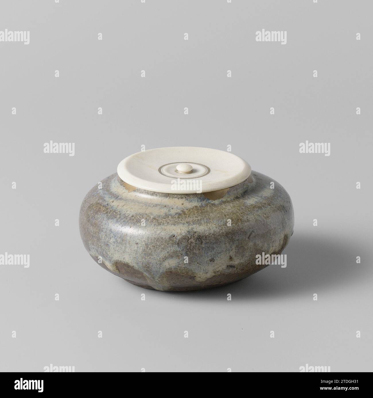 Squat bus hi-res stock photography and images - Alamy