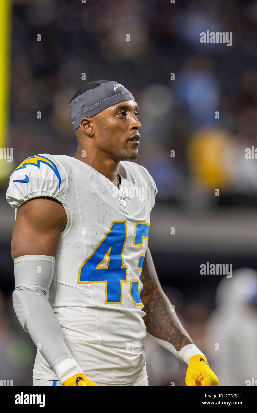 Los Angeles Chargers cornerback Michael Davis (43) warms up before ...