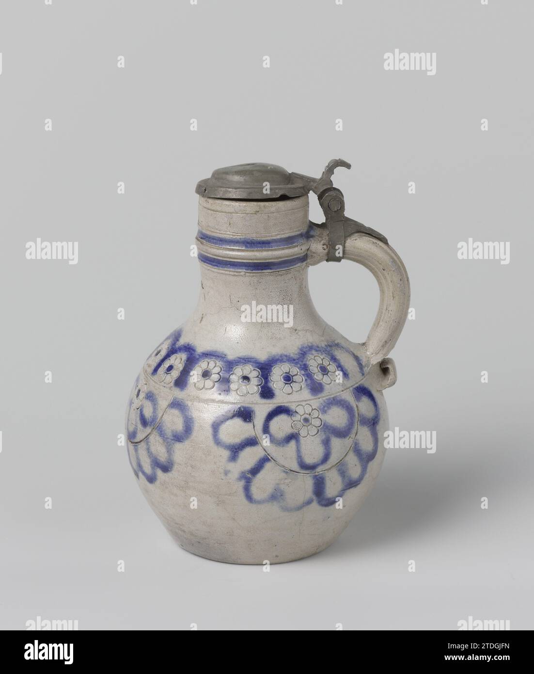 Jug with flowers, anonymous, c. 1650 - c. 1699 Jug of stoneware on stand ring with a spherical ...