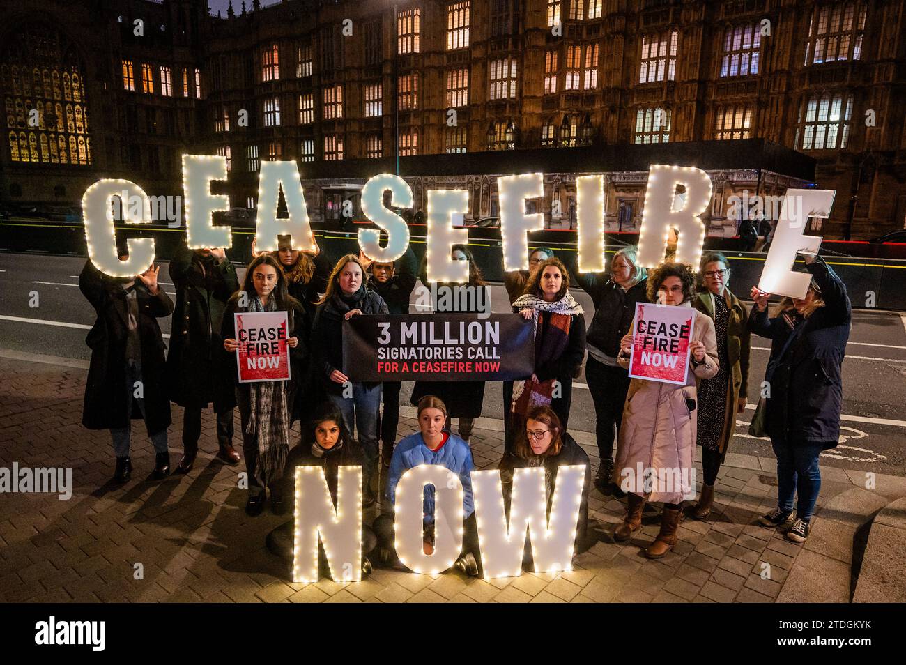 Gaza remembrance vigil hi-res stock photography and images - Alamy