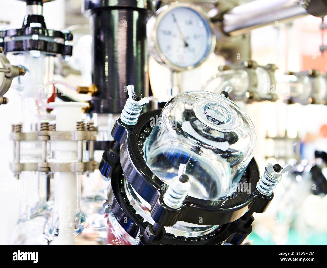 Standard laboratory chemical glass reactor Stock Photo - Alamy