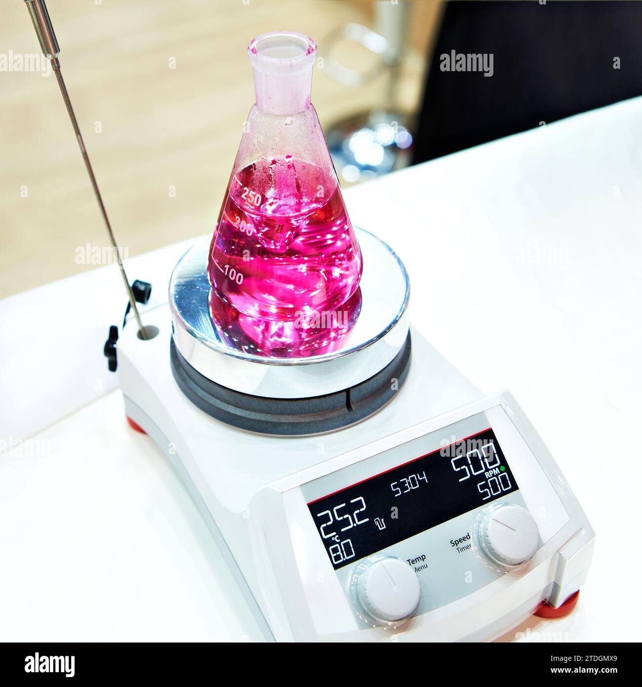 Heated magnetic stirrer in laboratory Stock Photo - Alamy