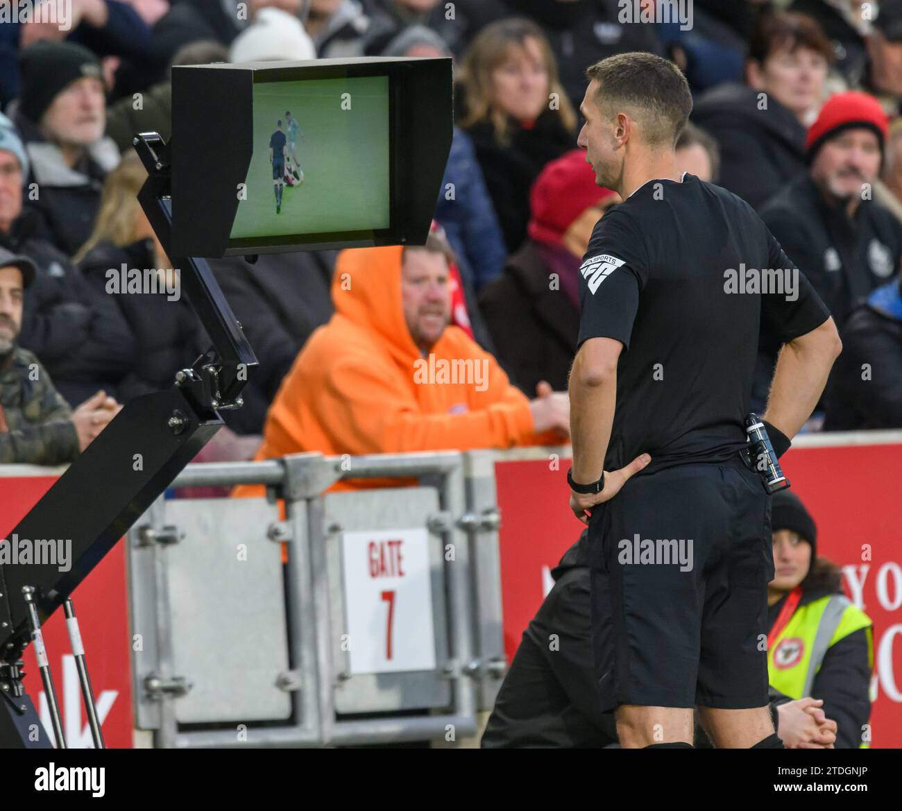 Football stadium screen uk hi-res stock photography and images - Alamy
