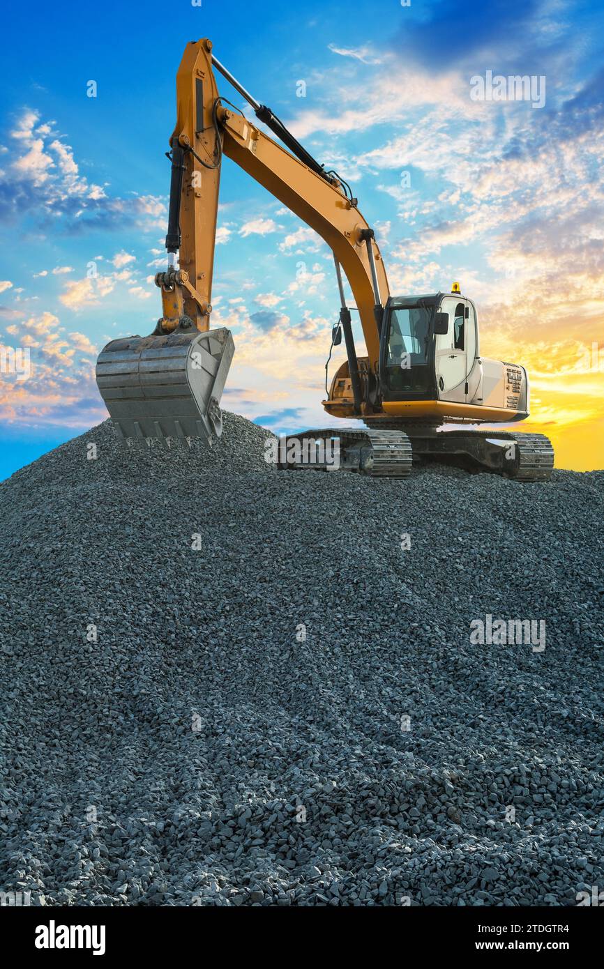 Large caterpillar excavator on hi-res stock photography and images - Alamy