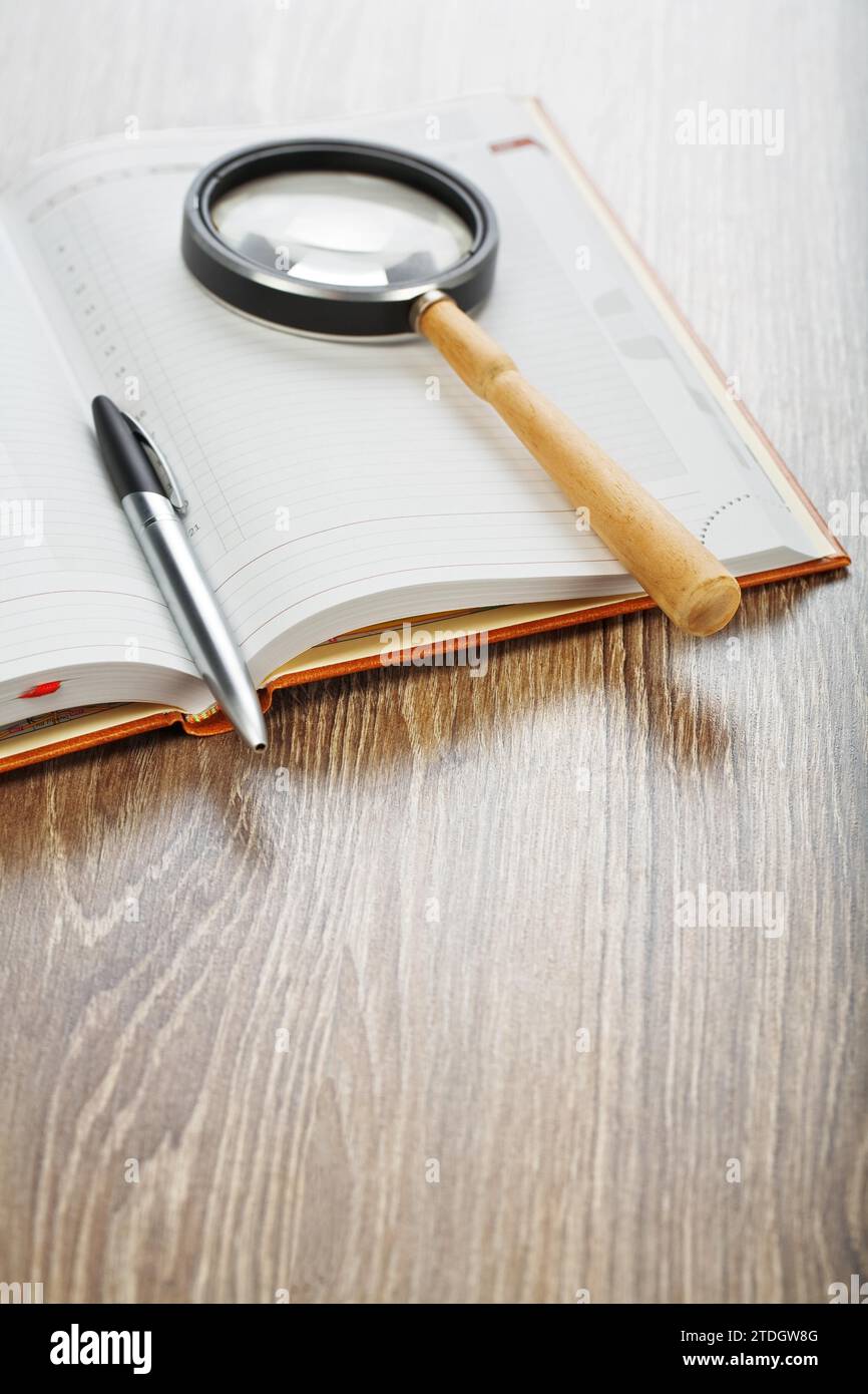 Book with image hi-res stock photography and images - Alamy