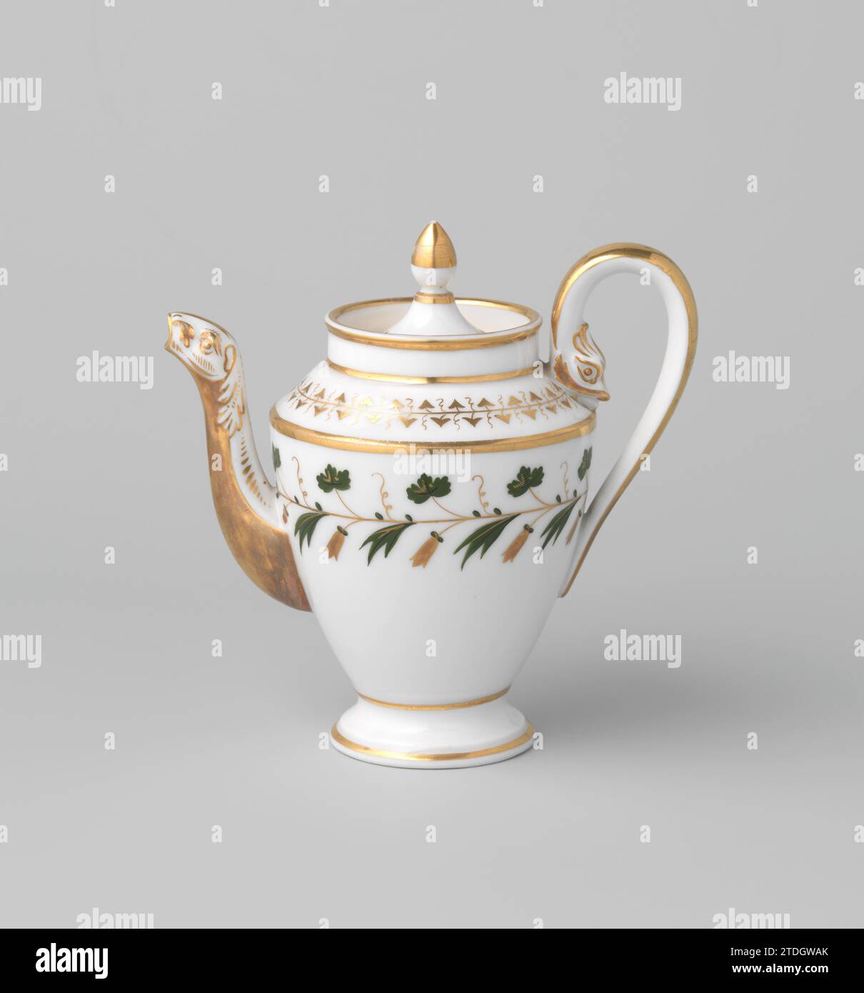 Teapot with a foliate scroll, La Courtille Parijs, c. 1800 - c. 1824 ...