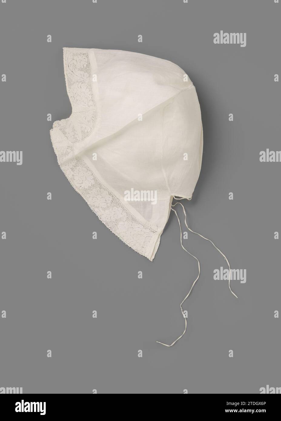 Hat of linen with a strip of Dutch side, anonymous, c. 1675 - c. 1700 ...