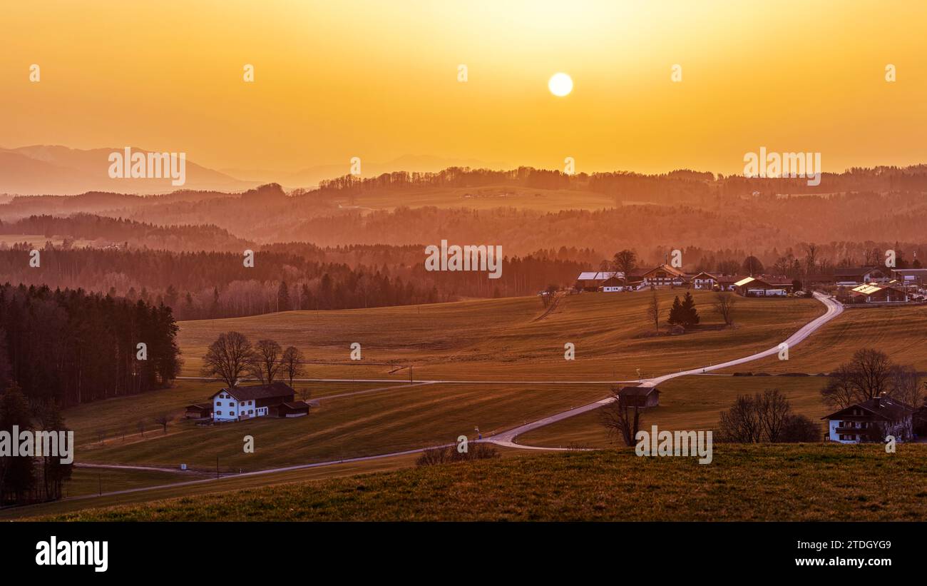 Dusty sunset hi-res stock photography and images - Alamy