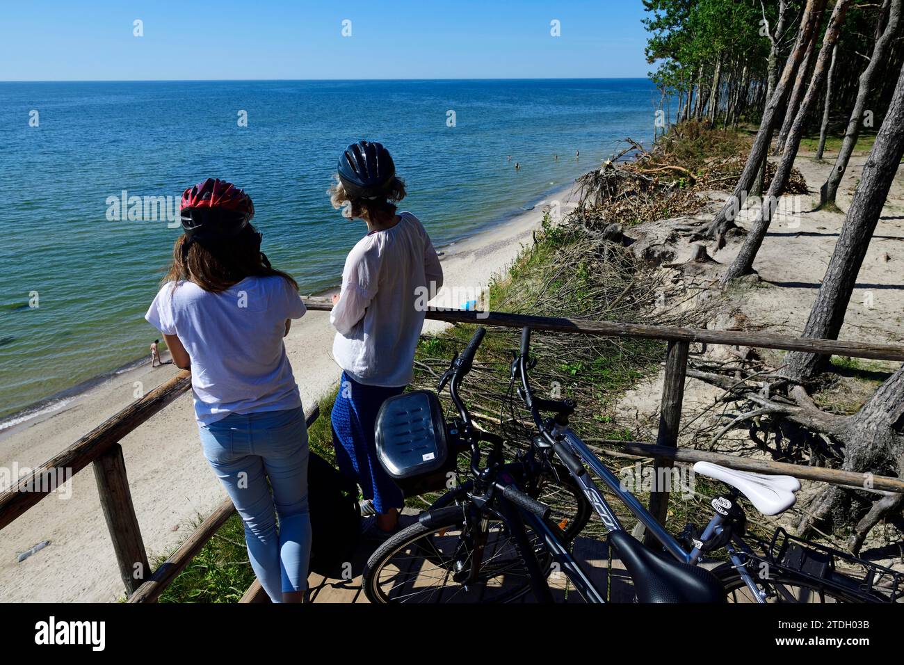 Curonian spit lithuania and cycle hi-res stock photography and images ...