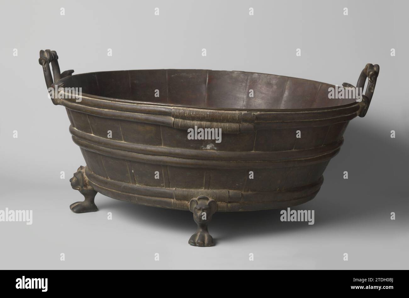 Tub -shaped cooling barrel on three legs, anonymous, c. 1600 - c. 1650 ...