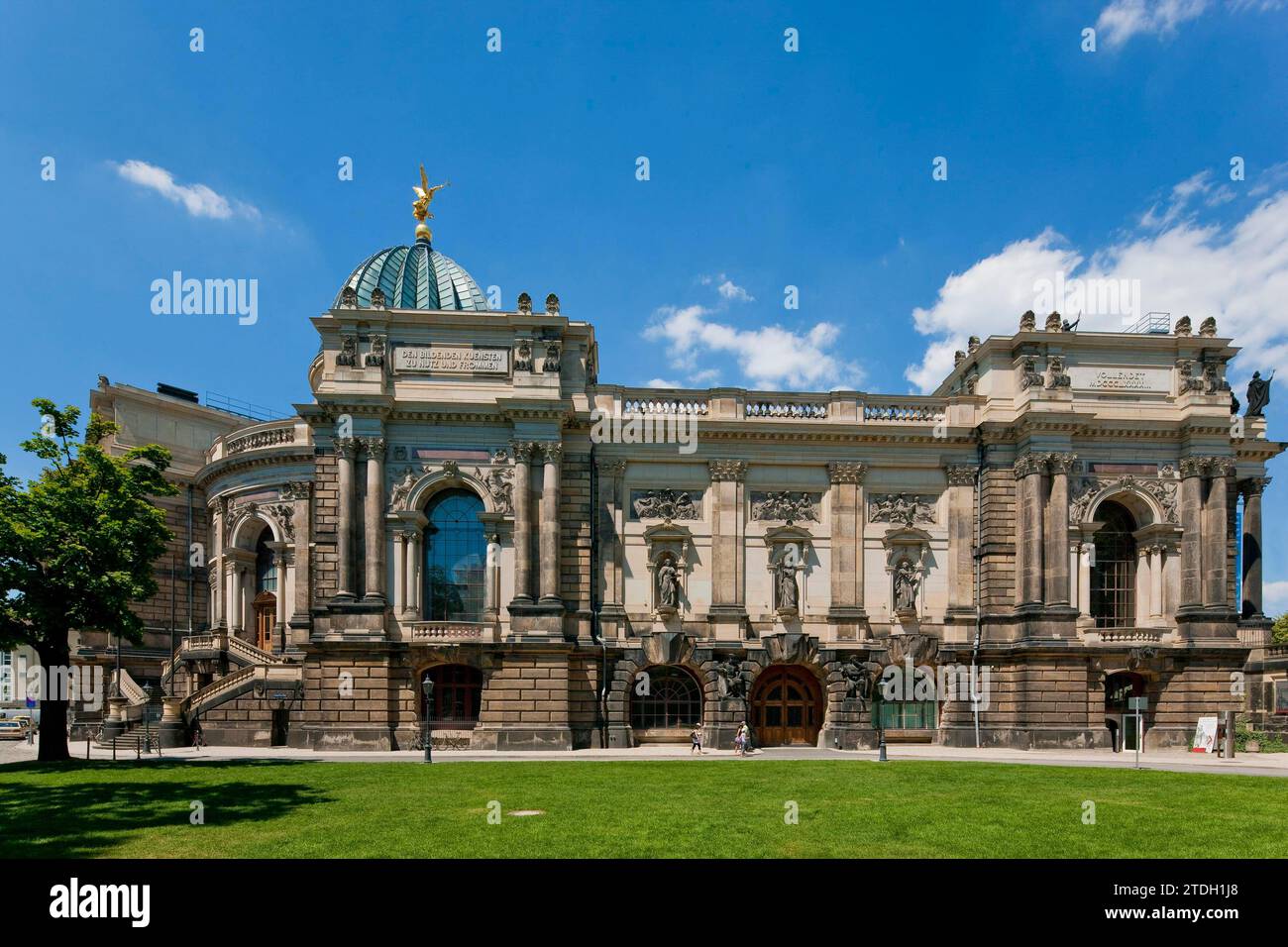 Georg Treu Platz with the building of the Neuer Saechsischer ...