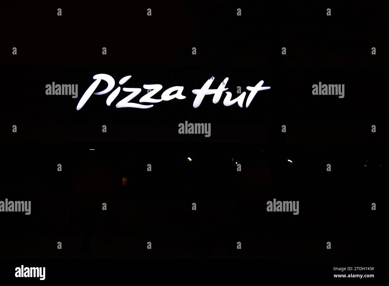 Pizza hut sign hi-res stock photography and images - Alamy