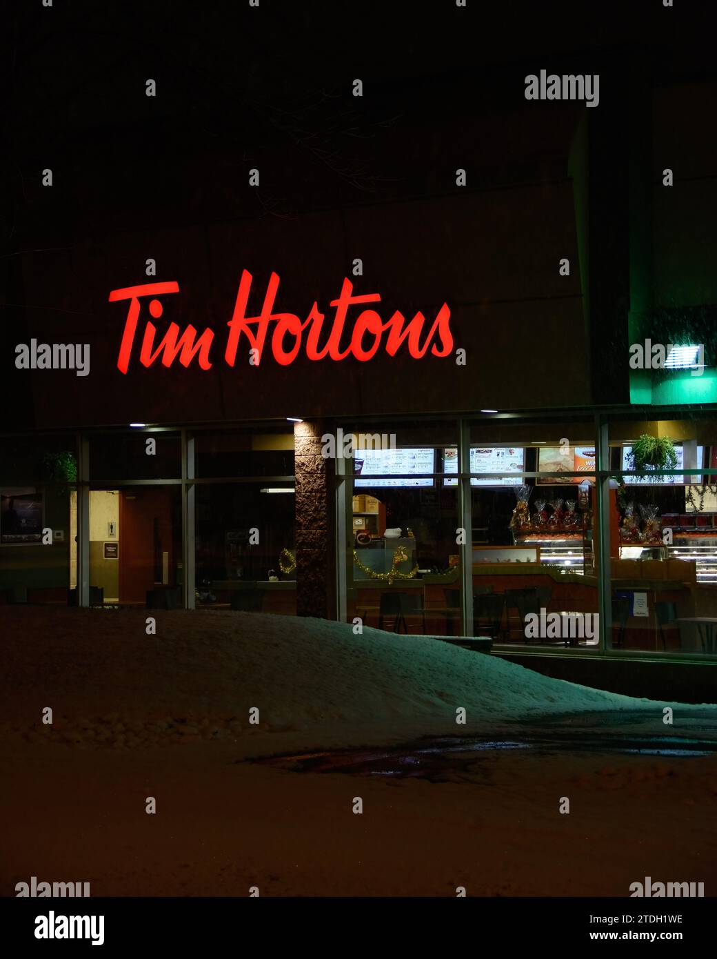 Tim hortons logo hi-res stock photography and images - Alamy