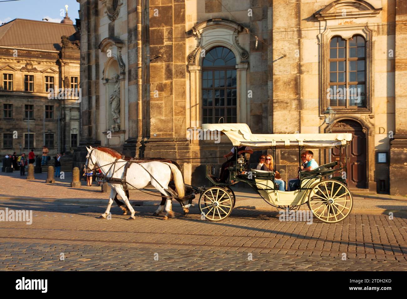 Horse drawn carriage in front church hi-res stock photography and ...